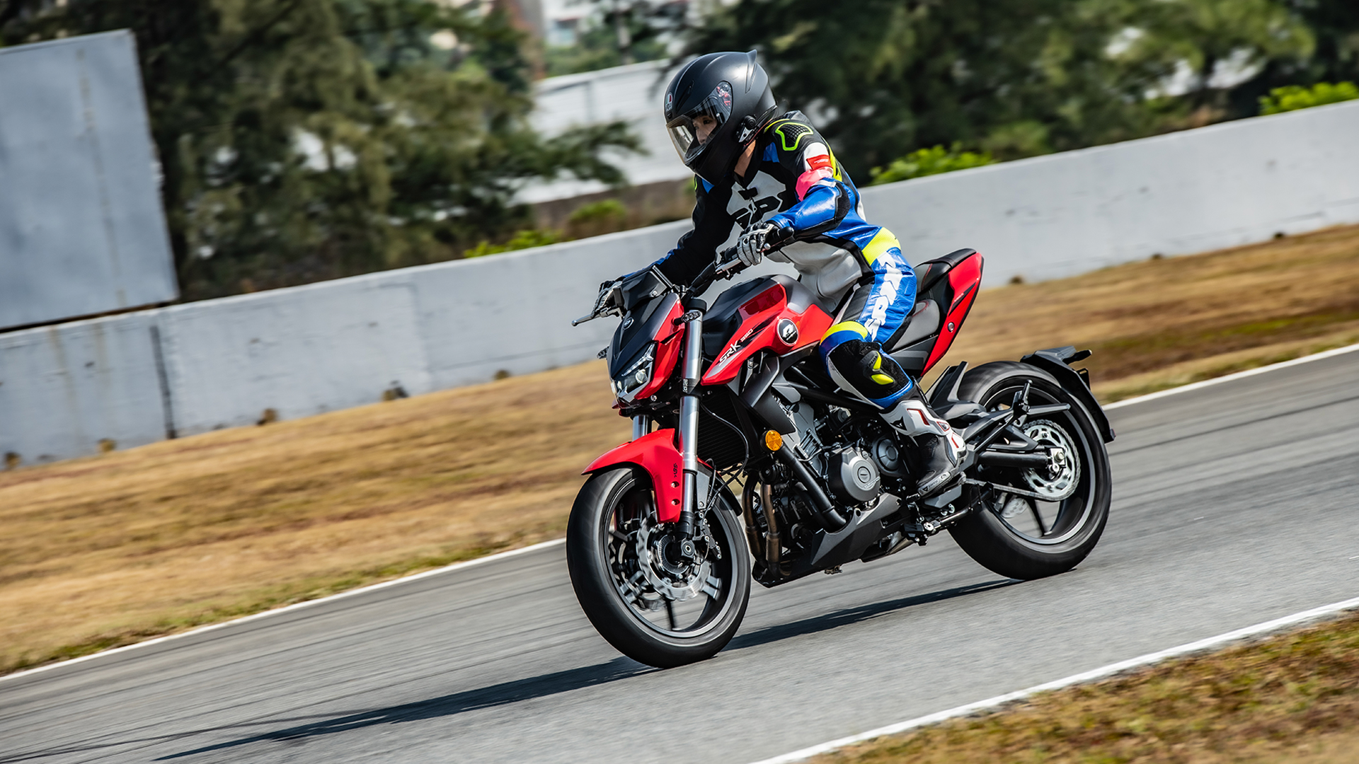 SRK 400 – Sport Adventure