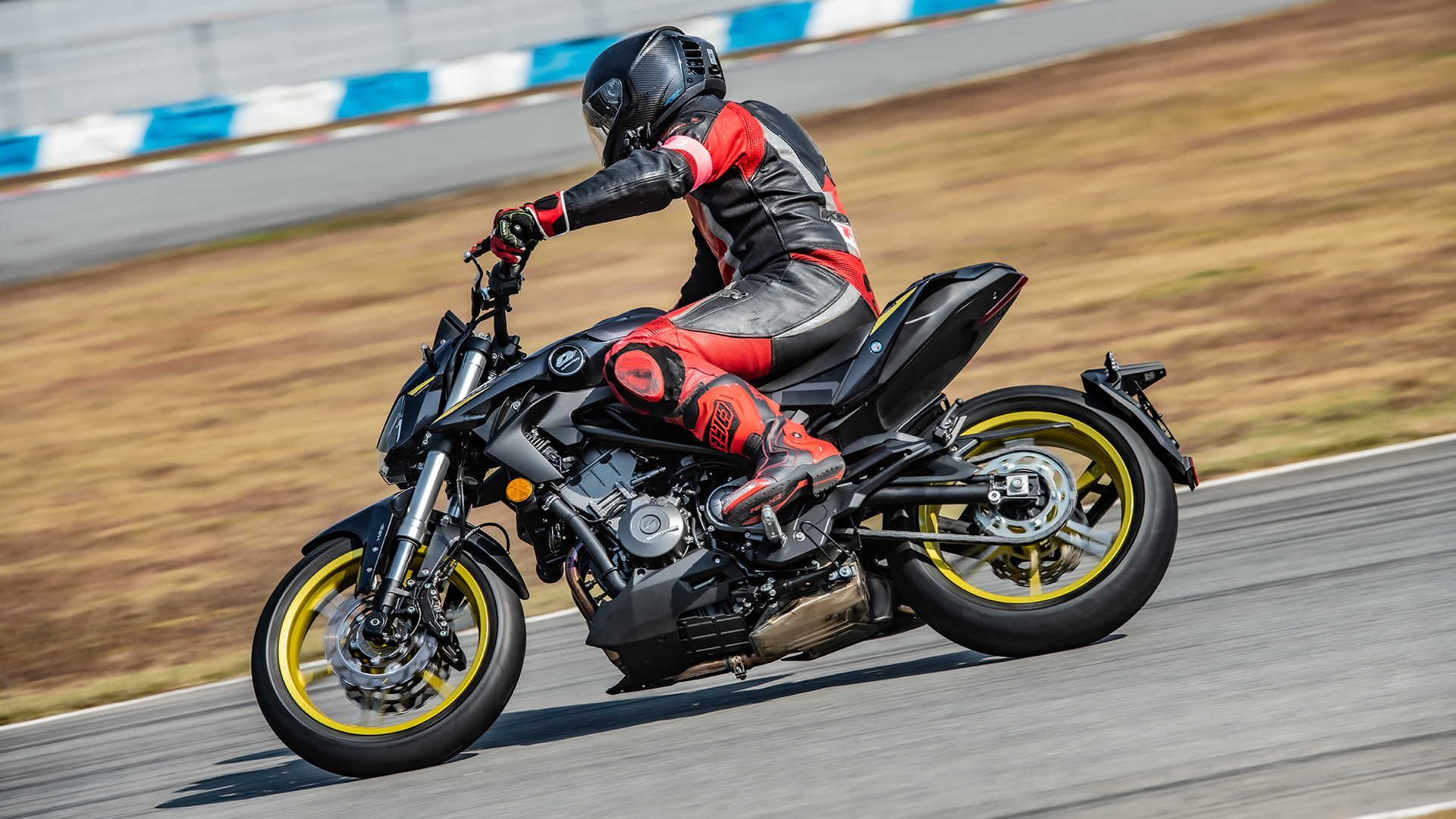 SRK 400 – Sport Adventure